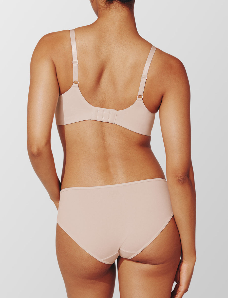 How To Fix An Overflowing Bra – Fixing Bra Cup Overflow & Side Boob Spillage – ThirdLove – Thirdlove